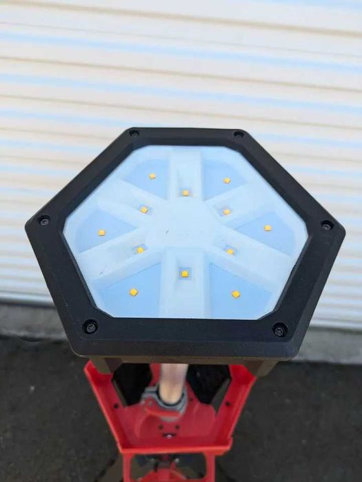 Milwaukee 2131-20 turn iluminat reflector cu LED Milwaukee M18SAL ...