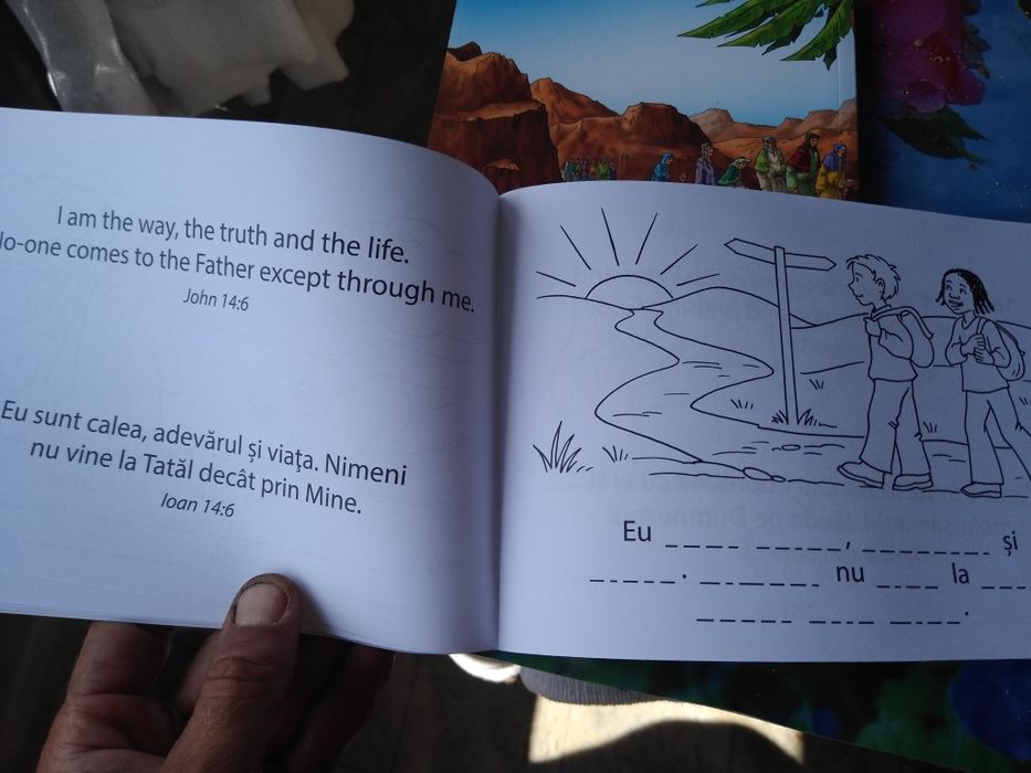 Biblia pentru elevi și cărți de colorat Targu Carbunesti • OLX.ro
