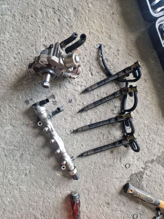 Injector pompa rampa 2.0 DAU vw crafter / man tge Francesti-Coasta • OLX.ro