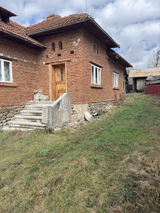 Casa de vanzare !!! Stanesti • OLX.ro