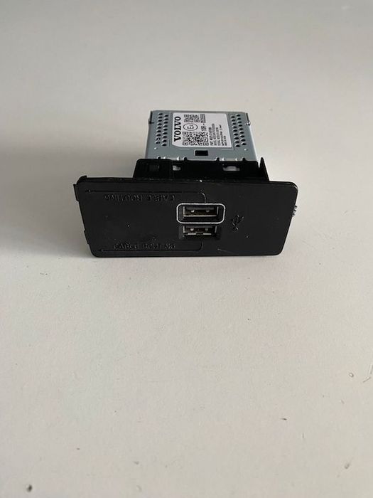 Modul USB APPLE CARPLAY VOLVO S60 S90 V90 V60 V60CC XC40 XC60 XC90 2015+ 31407038 Baia • OLX.ro