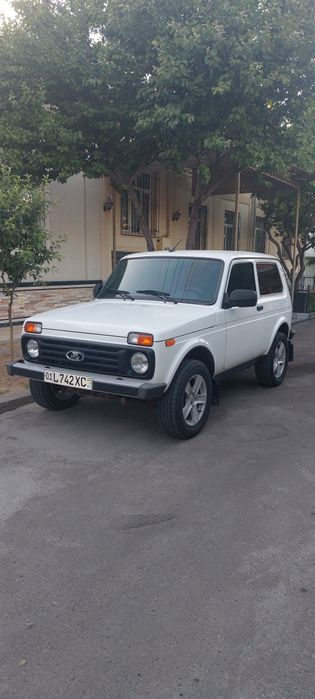 Нива 2121 йили 2020 холати зур балони Ласса 4та газ метан 100л балон: 9 800 у.е. - ВАЗ Ташкент ...