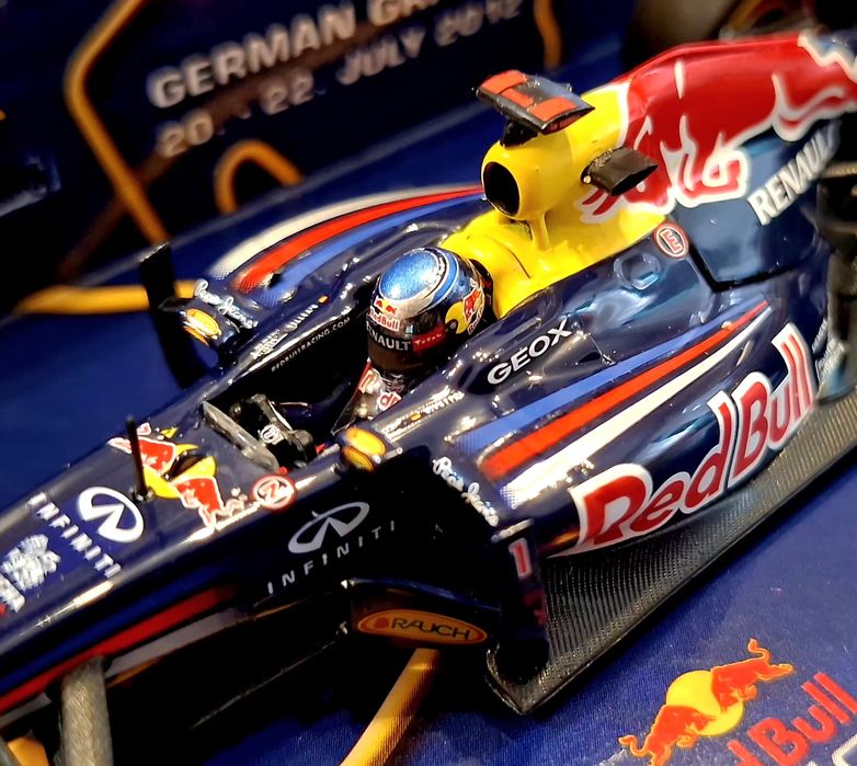 Red Bull Racin F1 Sebastian Vettel 1/43 Minichamps гр. София Овча купел ...