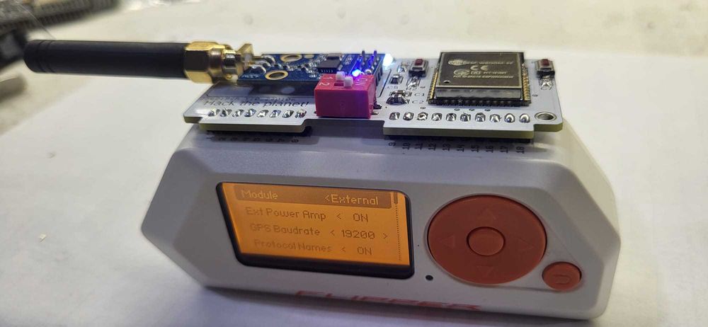 Placă multipla WiFi Flipper Zero SubGHZ cc1101 + ESP32 Bucuresti Sectorul 4 • OLX.ro