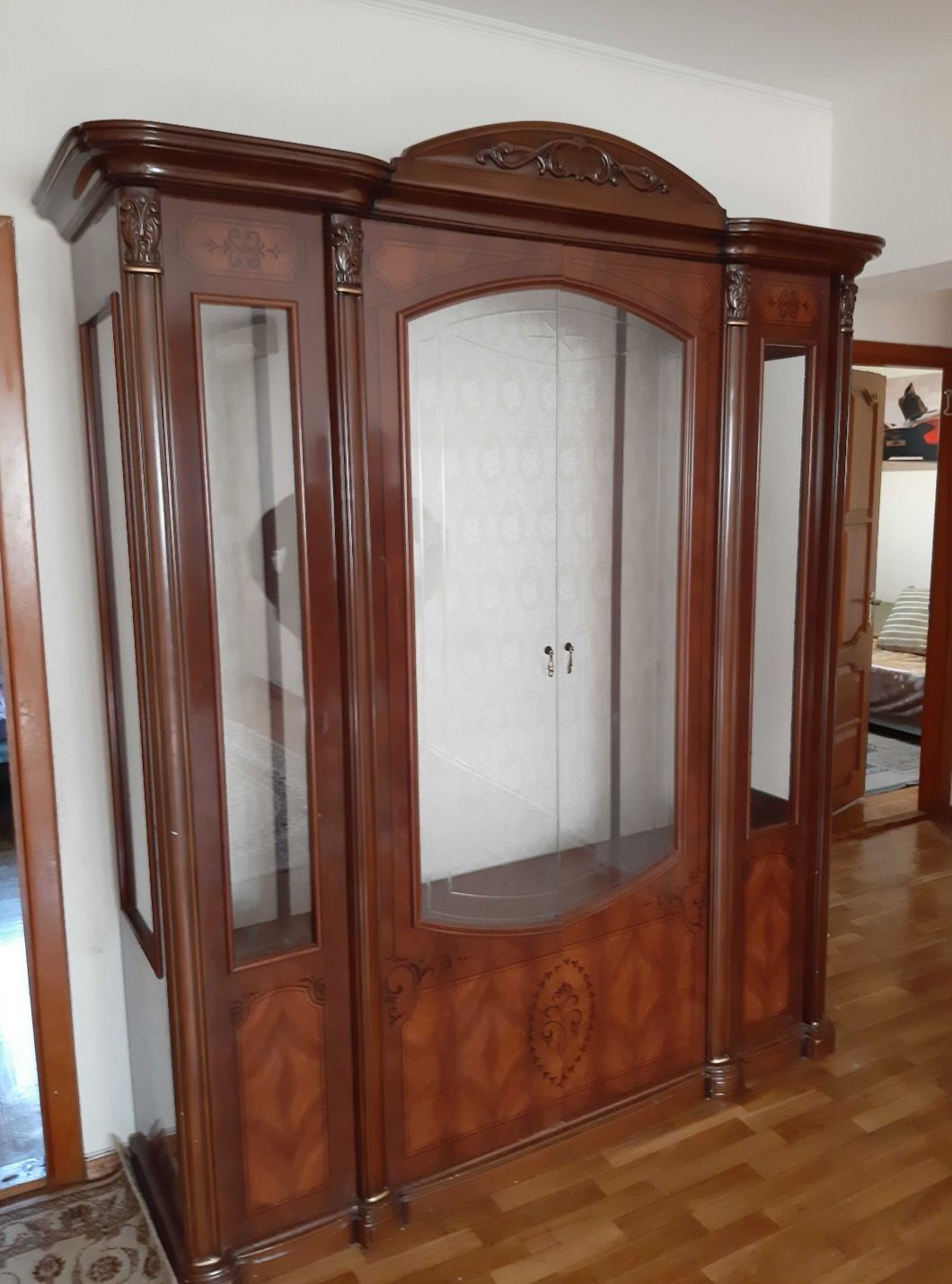 Сервант для гостиной: 50 000 тг. - Мебель для гостиной Алматы на Olx