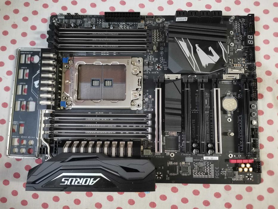 Placa de baza Gigabyte X399 Aorus PRO Socket TR4. Bucuresti Sectorul 4 ...