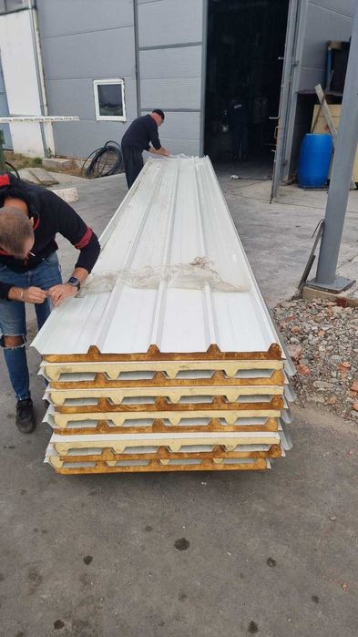 Panouri SANDWICH CALITATEA 1 SI 2 diferite dimensiuni si culori Botosani • OLX.ro