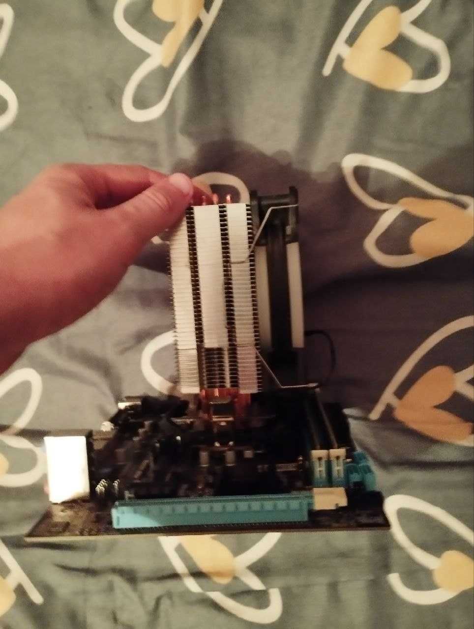 Комплект: i7 3770, H61 материнская плата, 16Gb ОЗУ, Кулер: 800 000 сум ...
