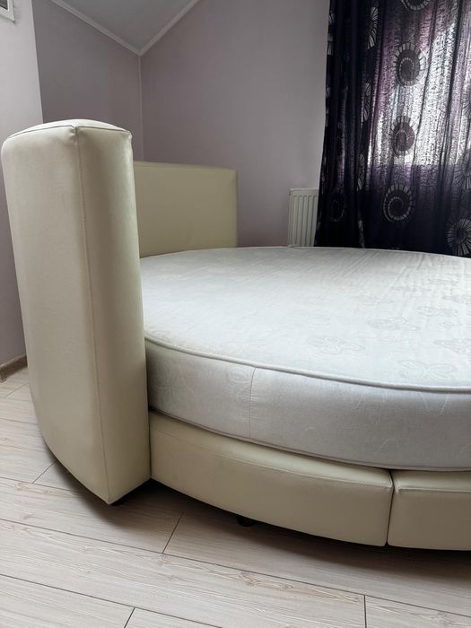 Vând Pat Rotund cu diametru de 2 m Mioveni • OLX.ro