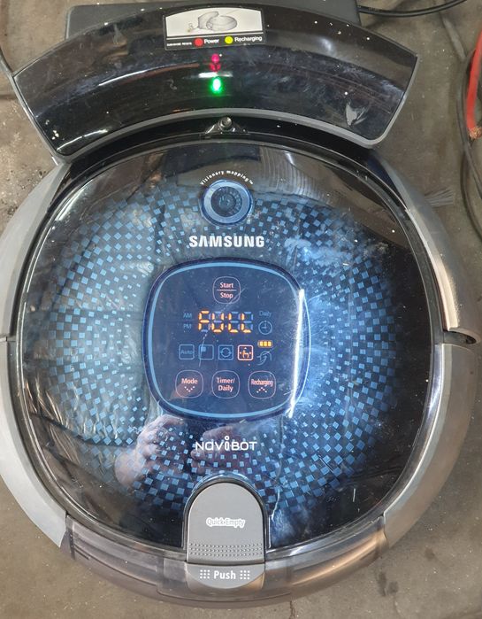 Aspirator robot Samsung SR8855 +telecomanda si doua virtual guard si ...