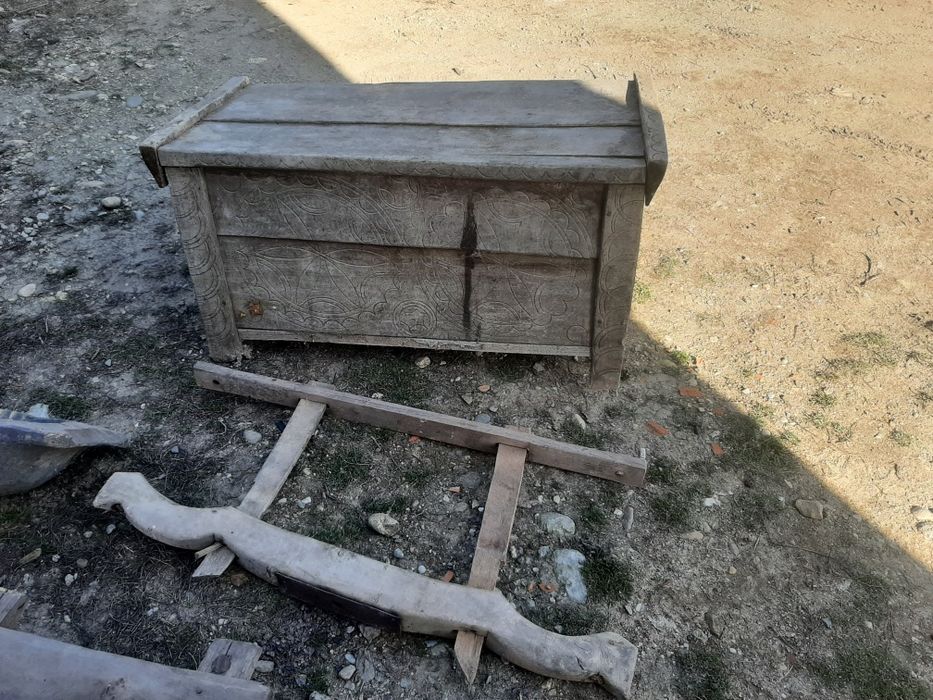 Obiecte vechi din lemn Gornacel • OLX.ro