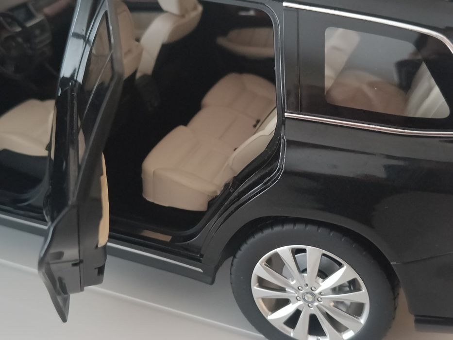 Mercedes GL, Norev 1:18 гр. Бургас Възраждане • OLX.bg