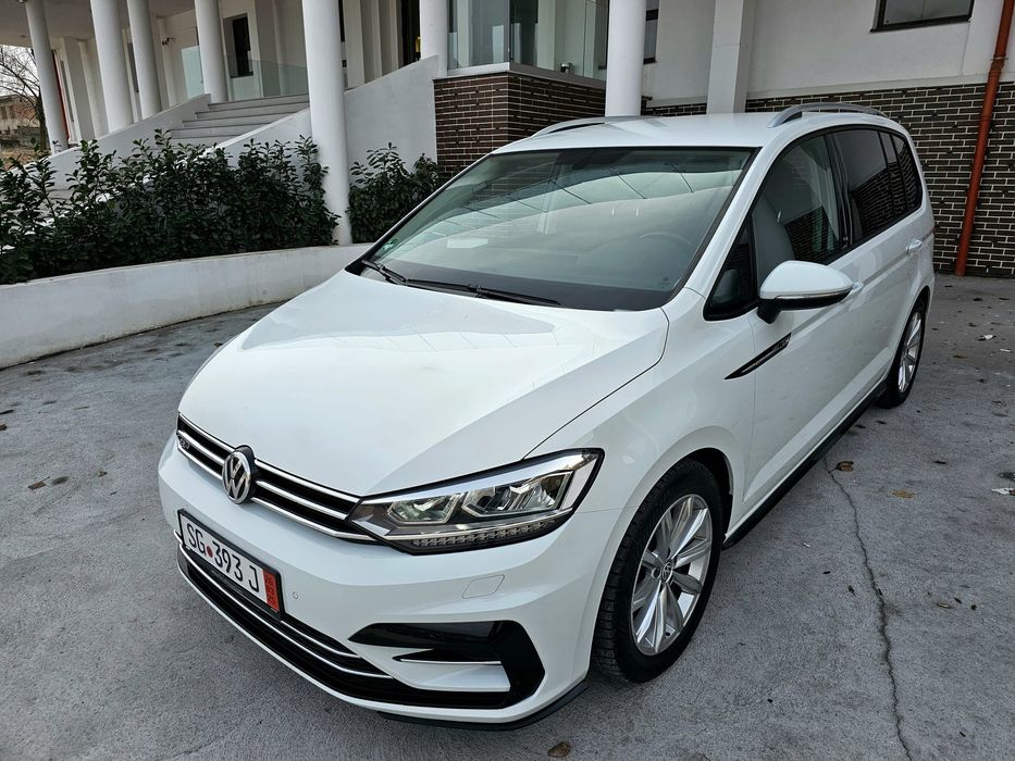 Volkswagen Touran R-line 7 locuri /automat/sound/2017 Zalau • OLX.ro