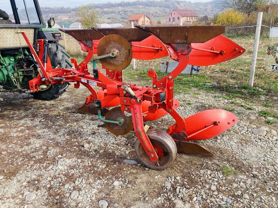 Plug reversibil hidraulic cu 3 trupite, capuri, brazdare Kvernelands ...