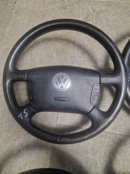 Volan piele cu padele și comenzi volan Vw Golf 5,Vw T5,Seat Altea Vladimirescu • OLX.ro