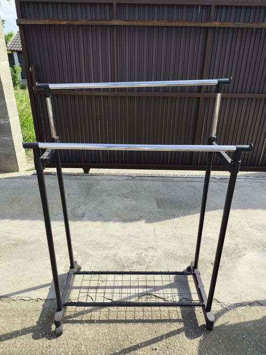 Vand cuier cu 2 tije reglabile Bacau • OLX.ro