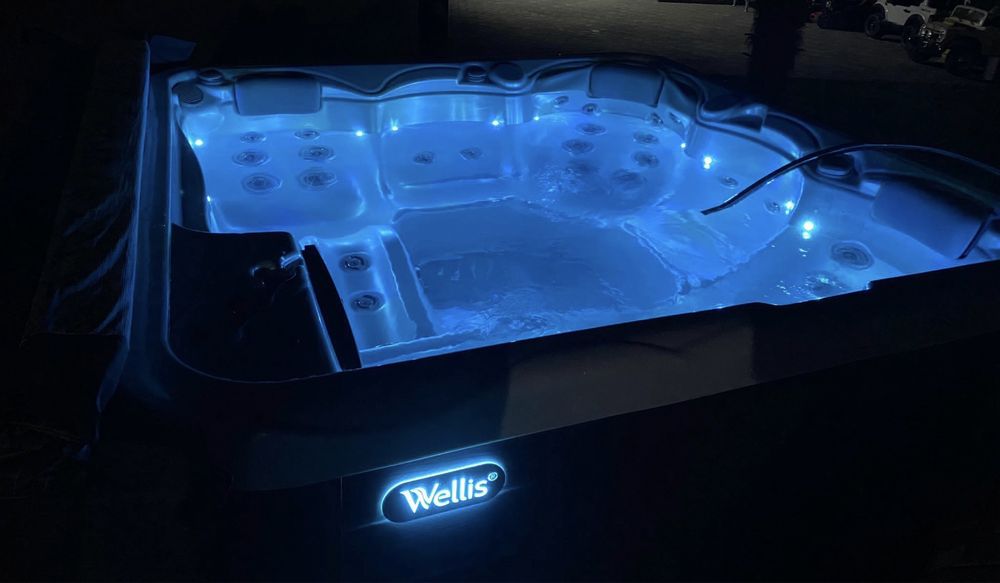 Jacuzzi de exterior wellis Suceava • OLX.ro