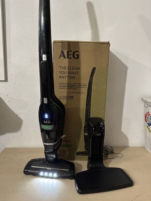 Aspirator vertical AEG/ electrolux Clinceni • OLX.ro