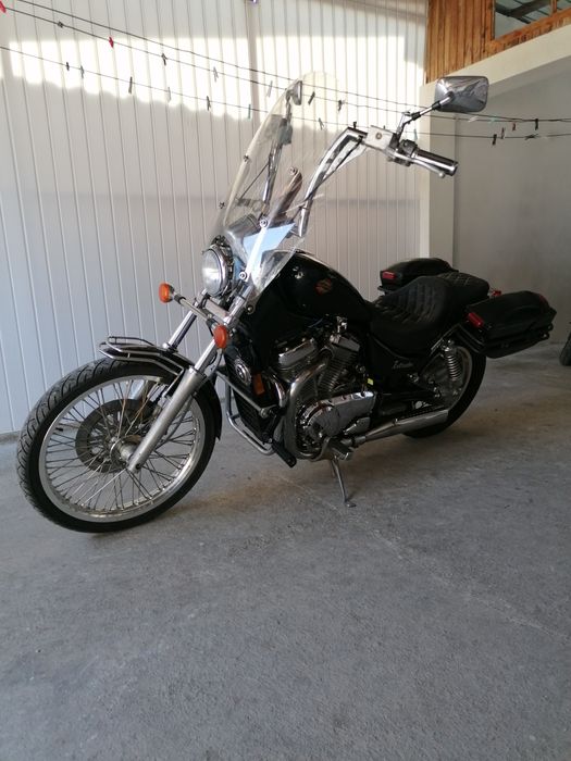 Suzuki intruder vs 750 Voinesti • OLX.ro