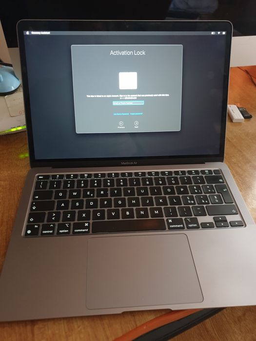 Macbook pro m2 2022 si Macbook air m1 2020 piese Ion Roata • OLX.ro