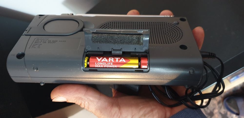 Radio portabil Sony ICF-403L Ramnicu Sarat • OLX.ro