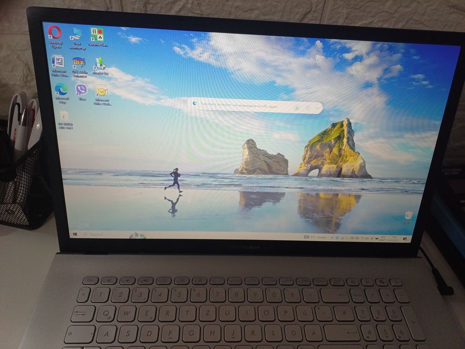 Лаптоп Asus M712d 17,3 инча гр. Велинград • OLX.bg