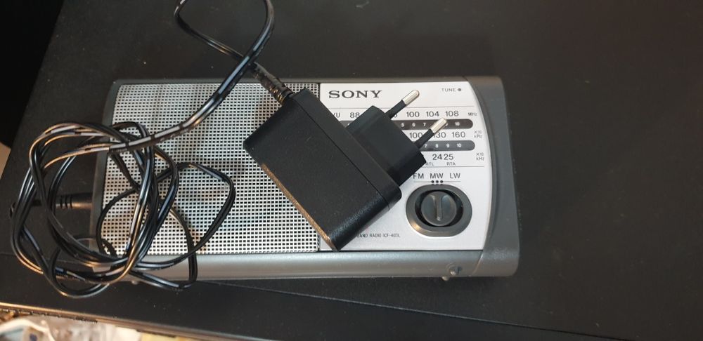 Radio portabil Sony ICF-403L Ramnicu Sarat • OLX.ro