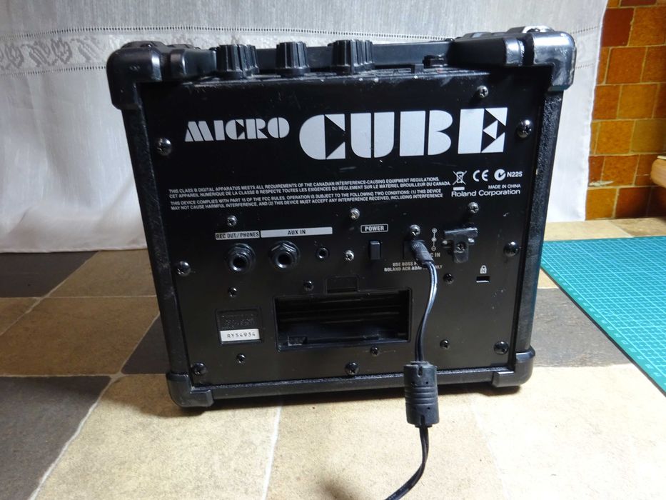 Boxa chitara electrica portabila Roland Micro Cube Campulung • OLX.ro