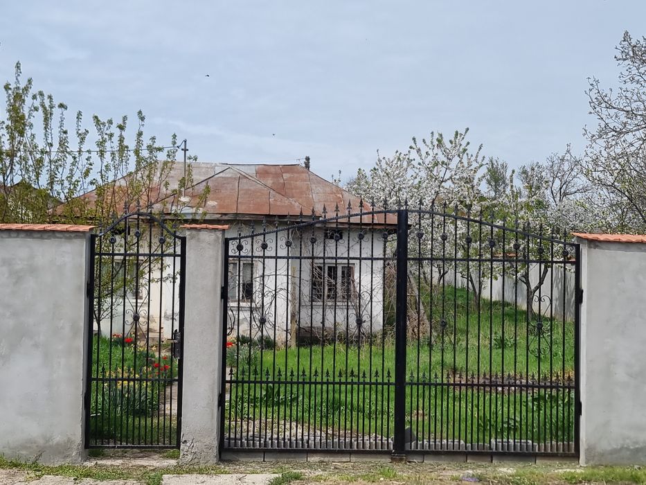 De vânzare casa + 1000 mp intravilan Pielesti Pielesti • OLX.ro