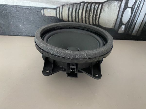 Boxa difuzor audio Volvo XC90 XC60 S60 V60 S90 2015+ 31350425 Baia • OLX.ro