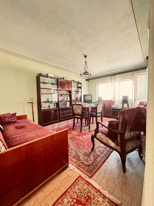 Apartament 3 camere, zona Catedrala Eroilor Targoviste • OLX.ro