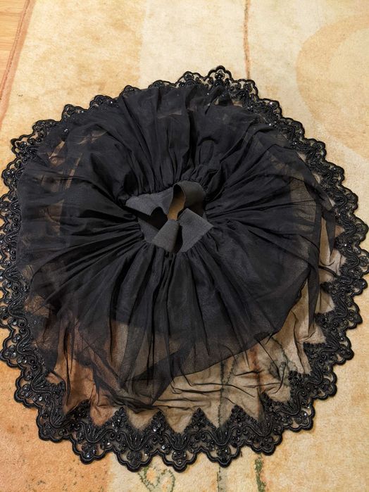 Fusta neagra din tul, cu detalii brodate (paiete ai mărgele) Bucuresti ...