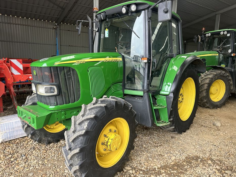 Tractor John Deere 6320 cu clima 2003 cutie manuala Livada • OLX.ro