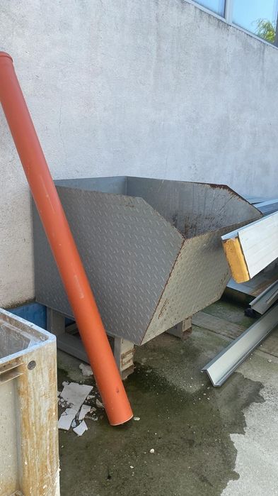 Container basculabil deseuri tabla fier span strung otel Timisoara • OLX.ro