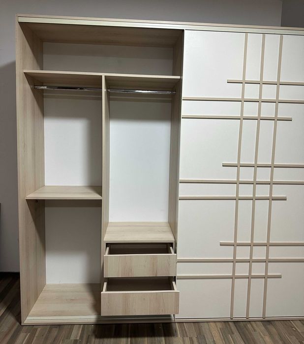 Dressing cu 2 usi glisante; Dulap cu raft si sertare; Sifonier cu bara ...