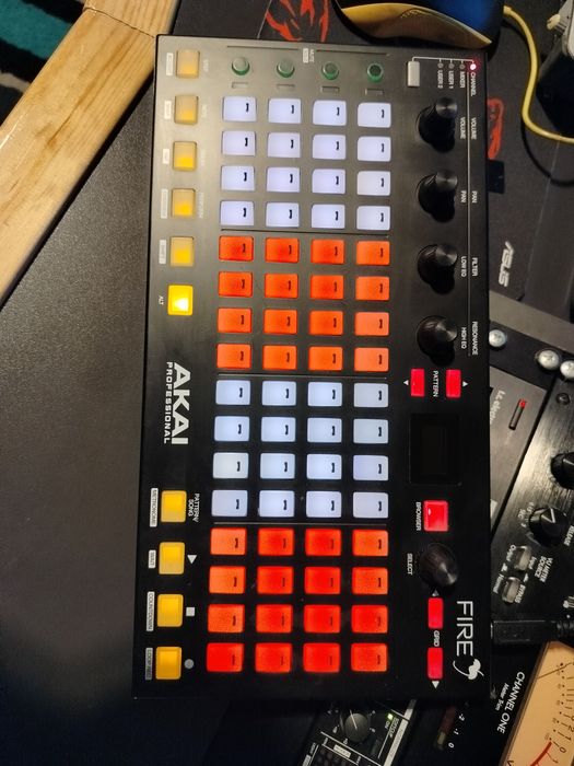 Akai Fire FL Studio controller Bratuleni • OLX.ro