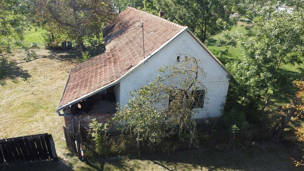 Casă și teren cu două fronturi stradale, în Căpăt, la 20km de Lugoj ...