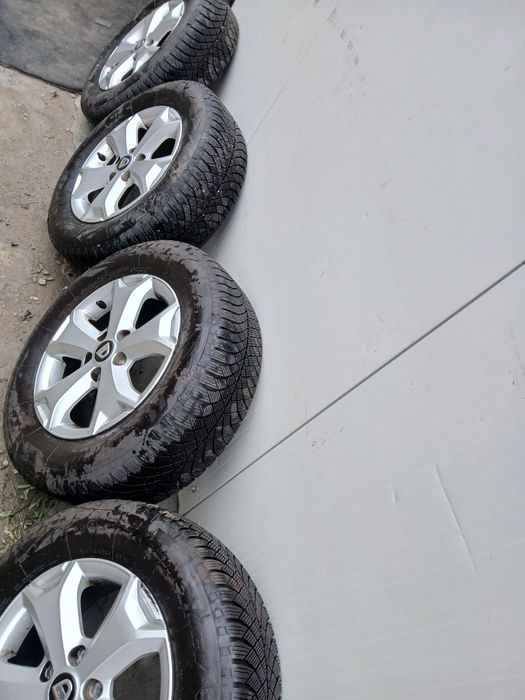 Jante aliaj Dacia Duster an 2022 cu cauciucuri de iarnă R16 dot 2024 ...