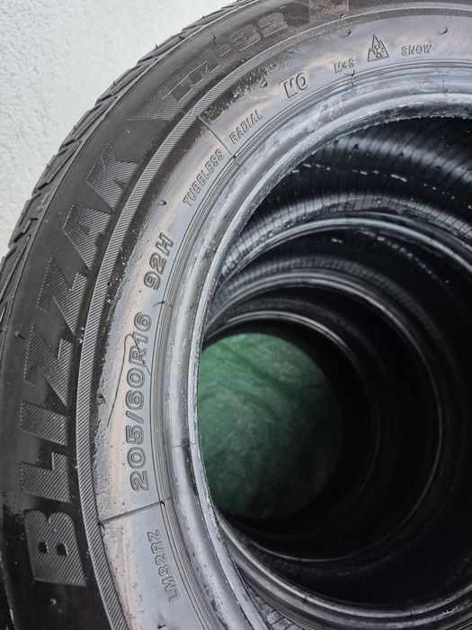 Vand 4 Anvelope BRIDGESTONE DIMENSIUNEA: 205/60/16,92H,Dot 3720 - Pre Constanta • OLX.ro