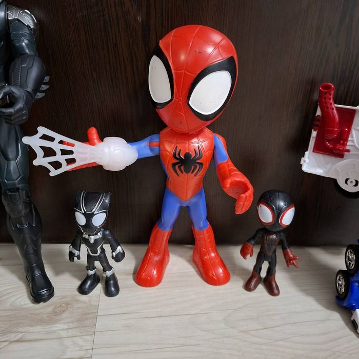 Играчки/ фигури на екшън герои Batman, Spidey, Transformer гр. Плевен ...