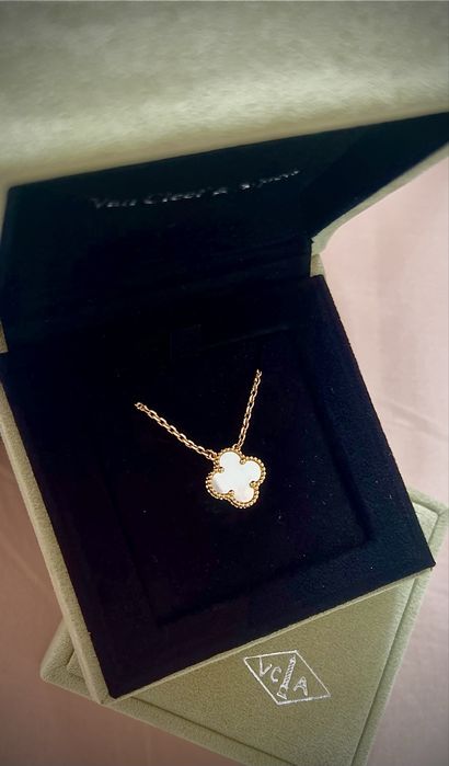 Колие Van Cleef & Arpels 18к злато гр. Варна Младост 2 • OLX.bg