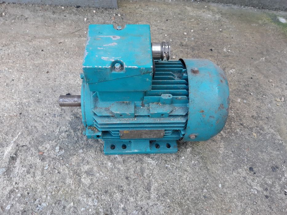 Мотор (помпа) трифазен с. Казичене • OLX.bg