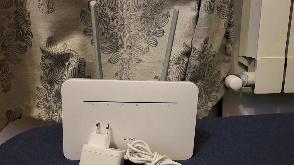 HUAWEI 4G router cu sim Wi-Fi 7 Lte modem B535-232 +antene Timisoara ...