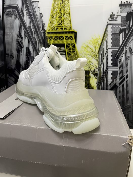 Adidasi / Sneakers Balenciaga Triple S Bucuresti Sectorul 3 • OLX.ro
