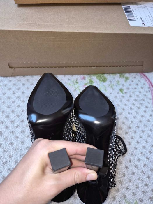 Mango обувки с кристали-нови гр. Пловдив Централна гара • OLX.bg