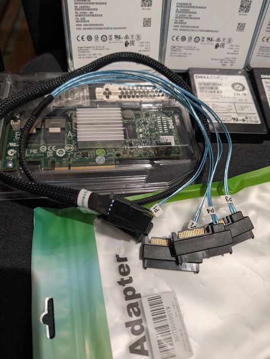 Kit pentru NAS ( 4 x Hdd Sas, 2x Ssd Sas, raid controller si cabluri ...