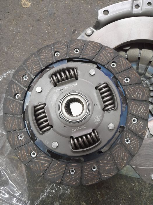 KIT AMBREIAJ PLACA SI DISC COD renault 302055084R SI 302106432R. Iasi ...