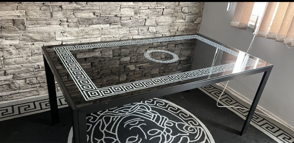 Трапезна маса Versace гр. Аксаково • OLX.bg