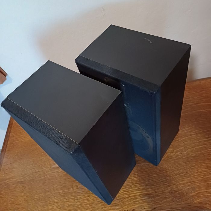 Boxe Universum Quelle Roznov • OLX.ro