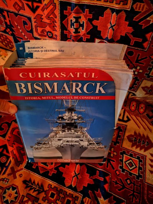 Macheta cuirasatul BISMARCK Hachette COMPLET ANSAMBLATA +display case ...